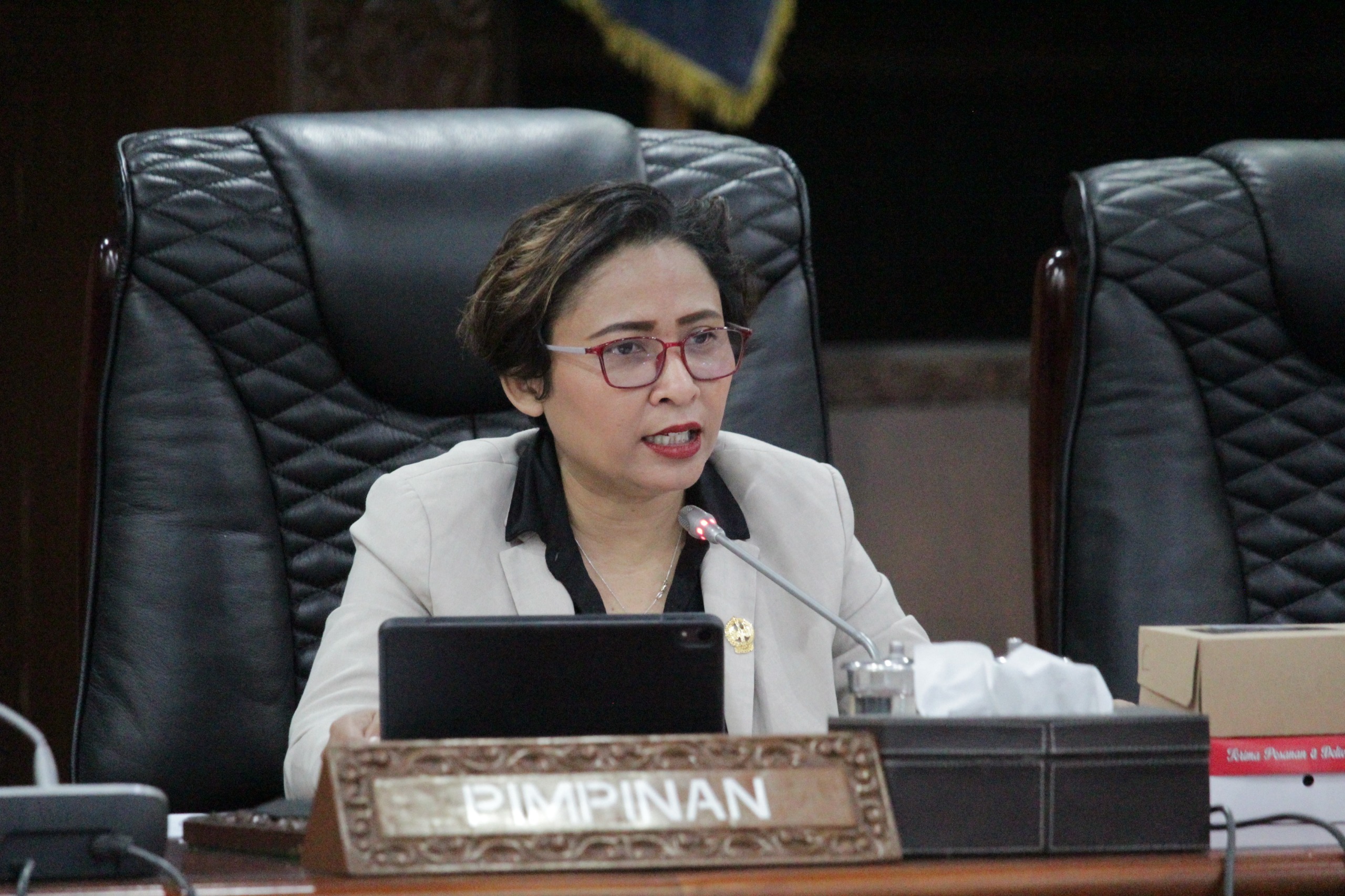 Komisi B Evaluasi Laporan Semester dan Prognosis Mitra Kerjanya - e-Parlemen DPRD DIY