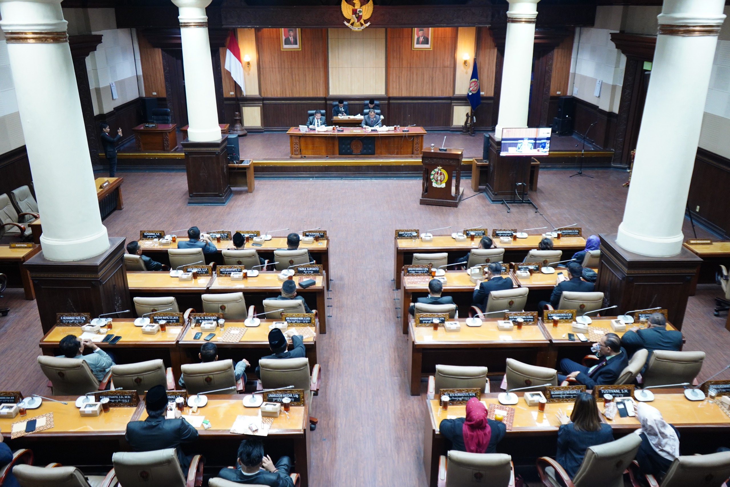 DPRD DIY Resmi Bentuk Tujuh Fraksi - e-Parlemen DPRD DIY